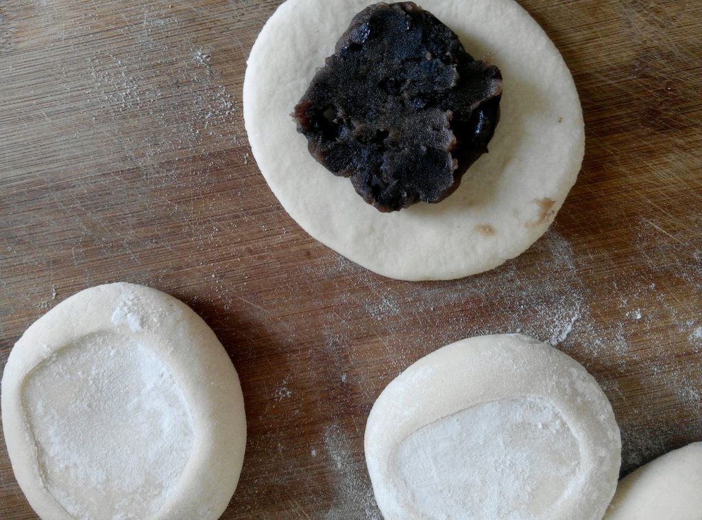 Red Bean Buns (Dou Sha Bao) | China Yummy Food